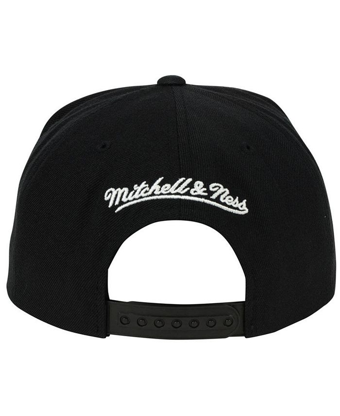 Mitchell & Ness Chicago Bulls XL Mesh Crop Snapback Cap - Macy's