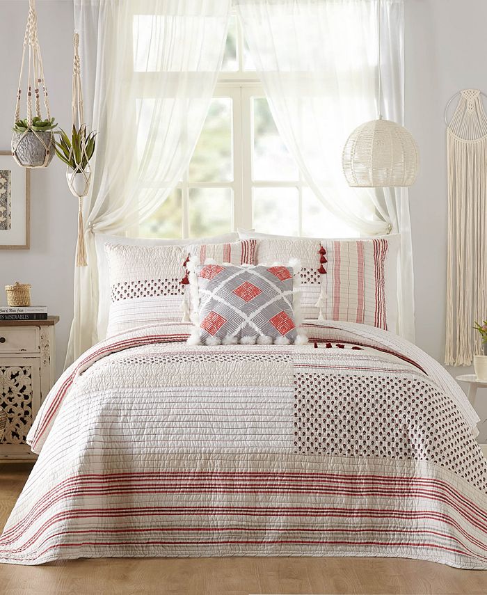 Jessica Simpson Tannen King Quilt - Macy's