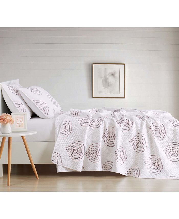 Cottage Classics Embroidered Ogee 3 Piece Full/Queen Quilt Set - Macy's