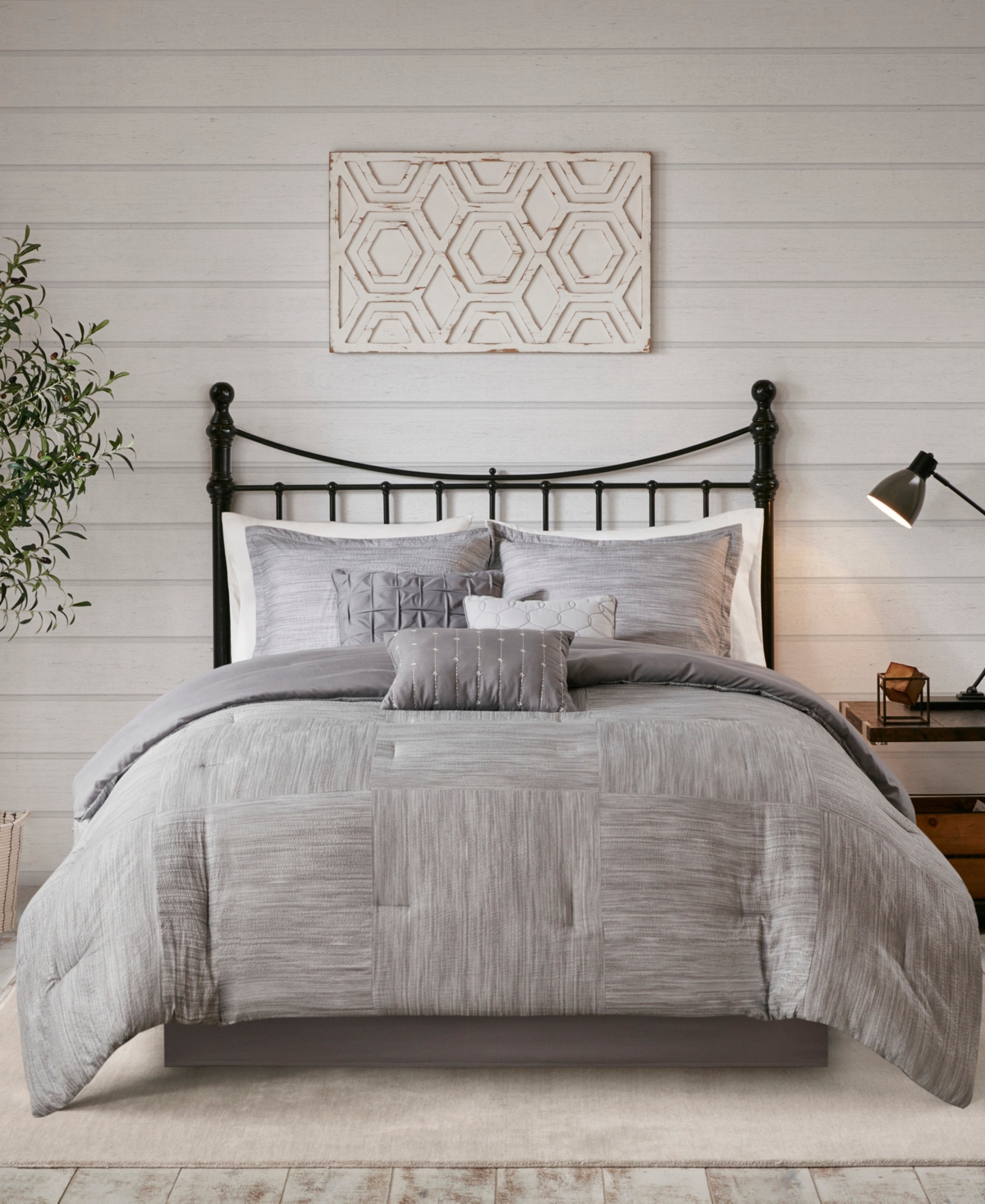 Click here for Madison Park Walter Seersucker 7-Pc. Comforter Set... prices