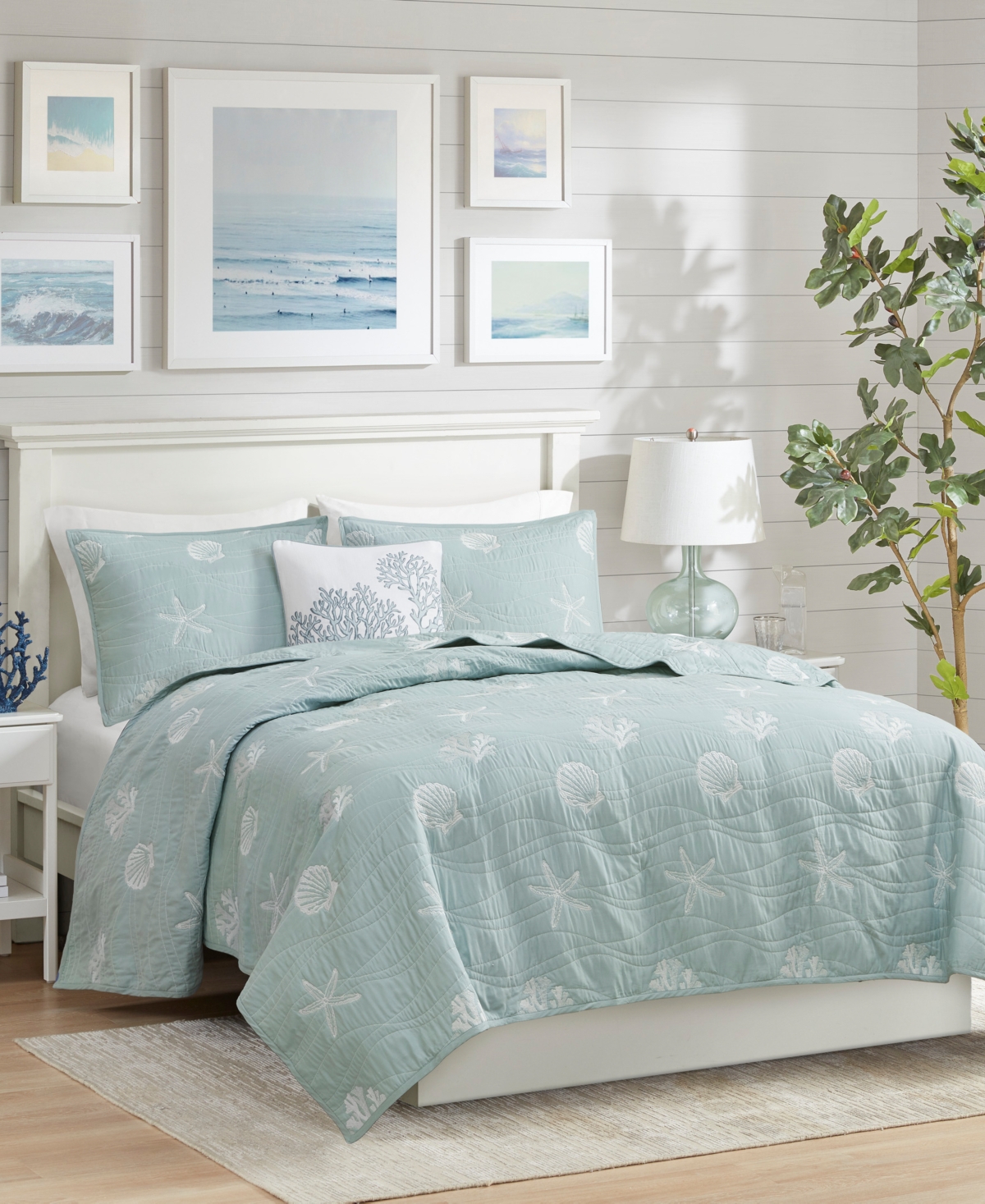 Click here for Harbor House Seaside Reversible 4-Pc. Quilt Set  F... prices