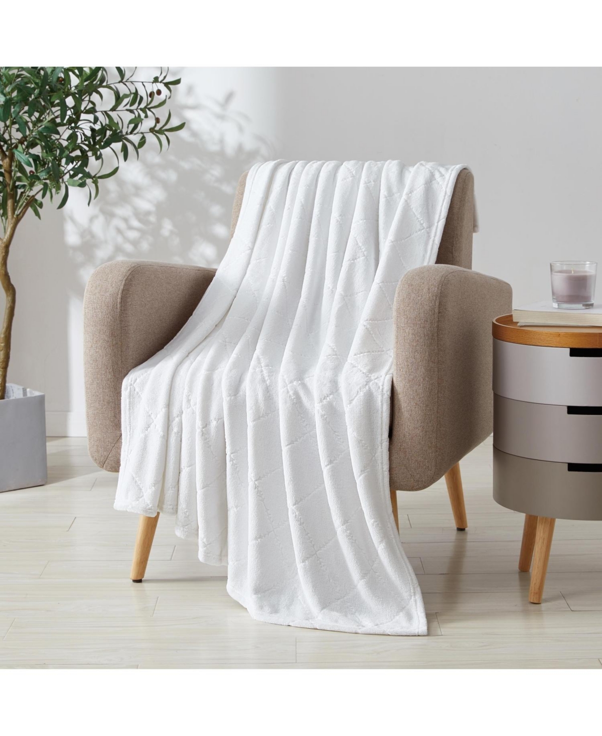 Click here for Kate Aurora Ultra Plush Contemporary Geometric Hyp... prices