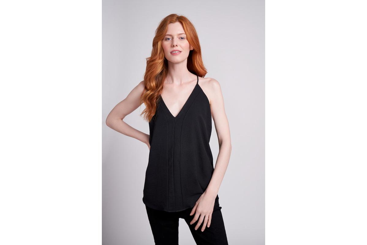 Click here for Lucy Top - Noir black prices