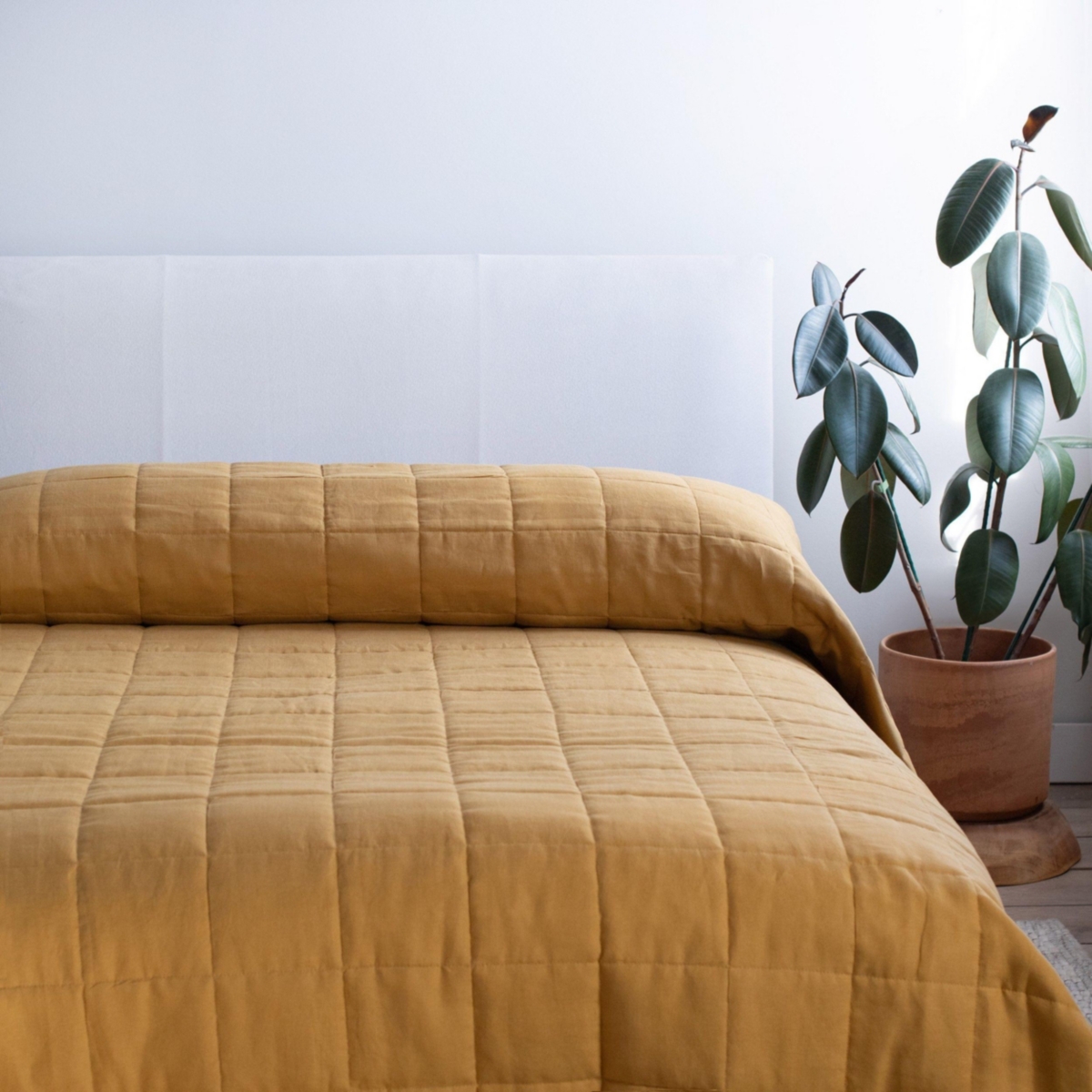 Click here for French Linen Box Stitch Quilt - Full/Queen - Honey prices