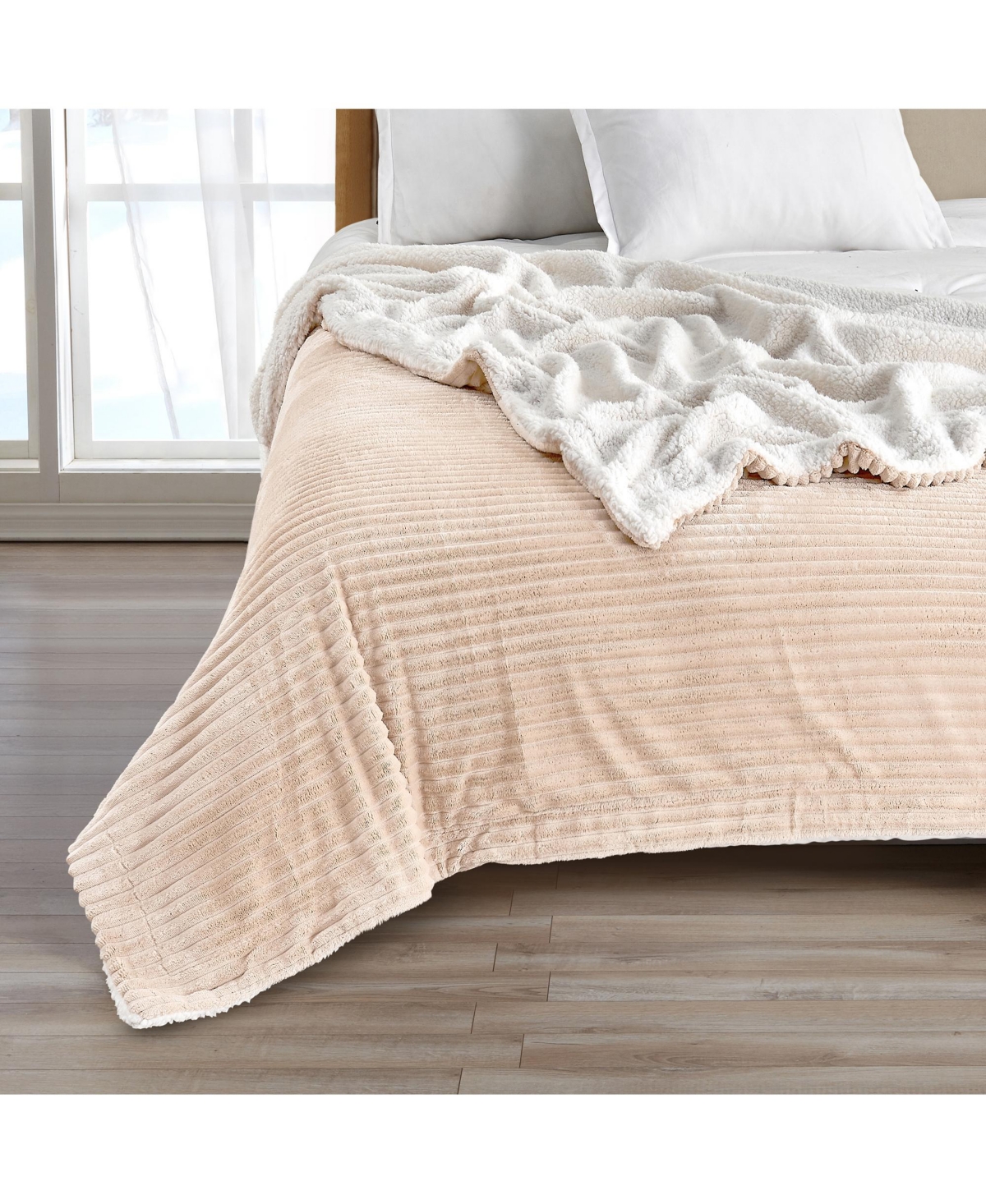 Click here for Linery & Co. Velvet Plush Fleece Sherpa Ribbed Thr... prices