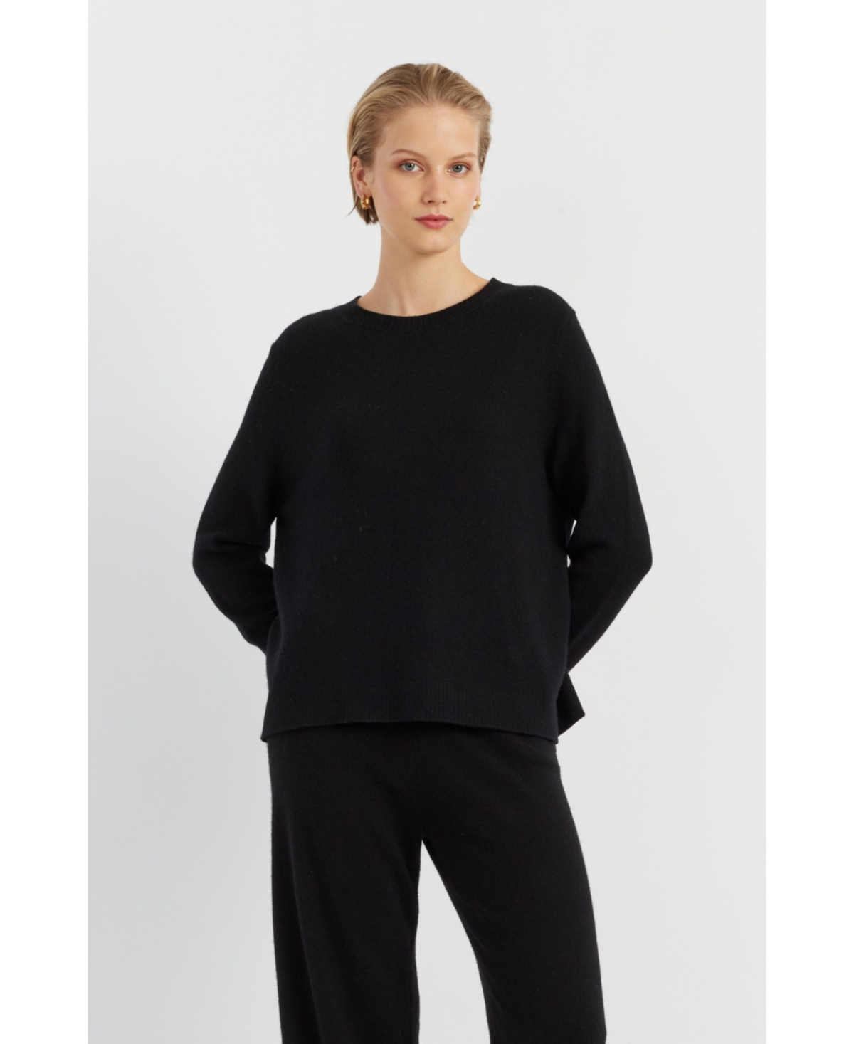 Click here for Chinti & Parker Womens Cashmere Boxy Sweater - Bla... prices