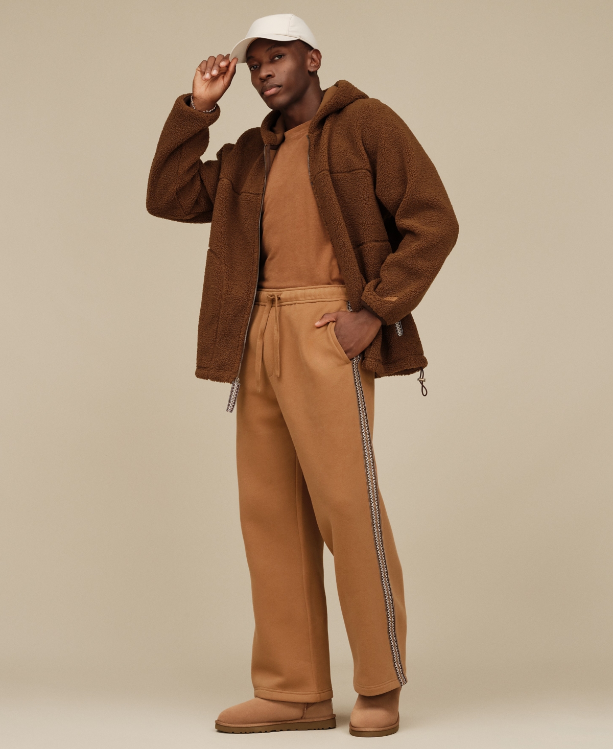 Click here for Ugg Mens Ugg Braid Full-Zip Hoodie - Deco prices