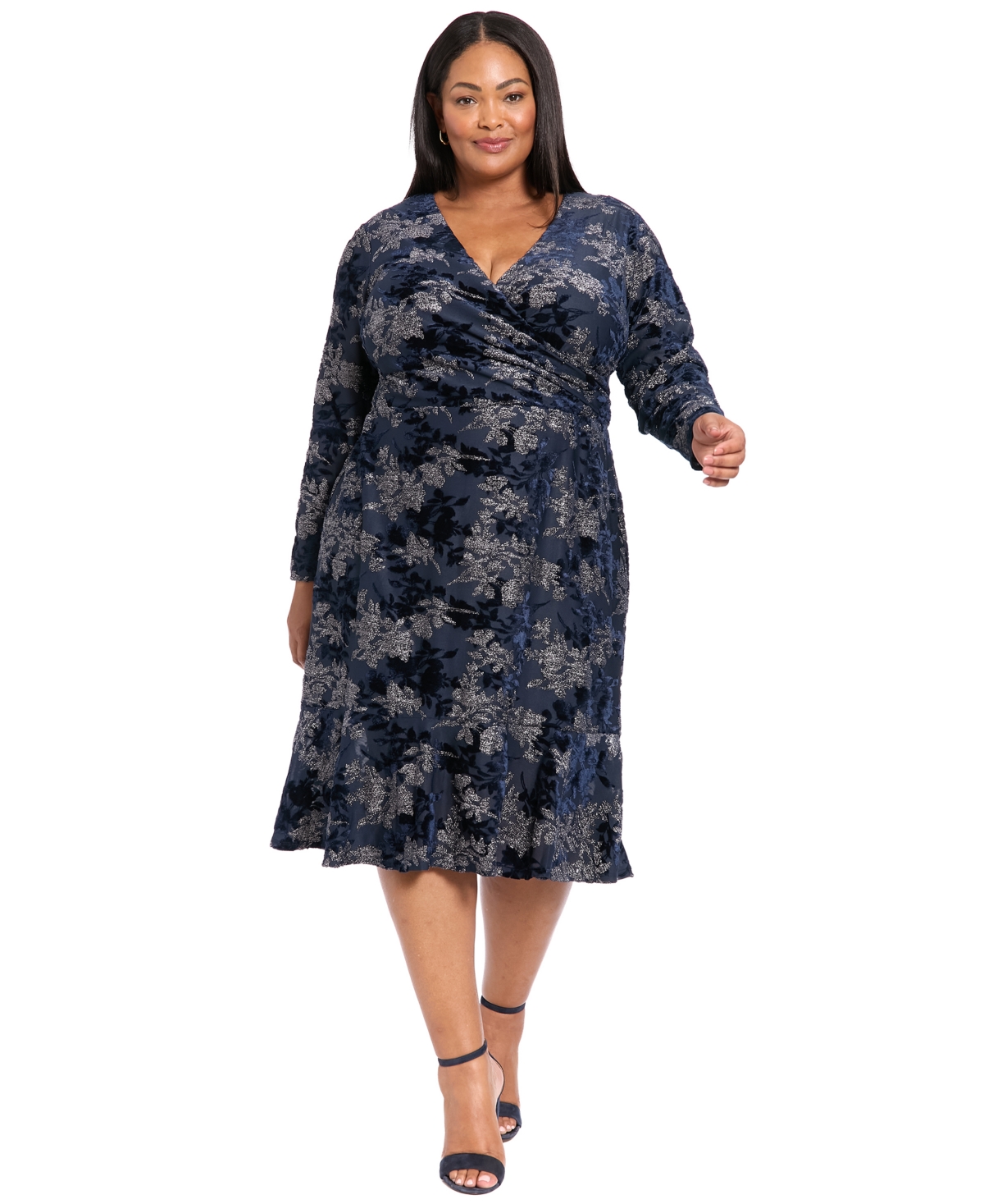Click here for London Times Plus Size Print Scoop-Neck Sleeveless... prices
