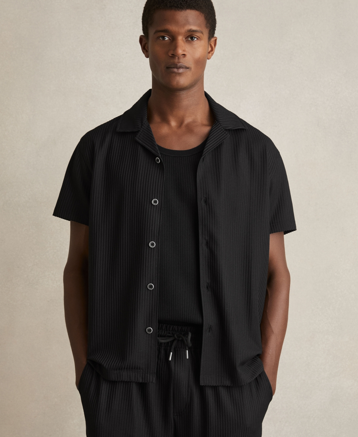 Reiss Mens Textured-Knit Cuban-Collar Shirt - Black