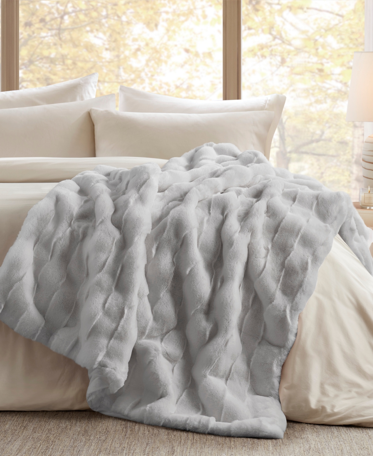 Click here for Madison Park Vivienne Faux Fur Throw  50 x 60 - Li... prices