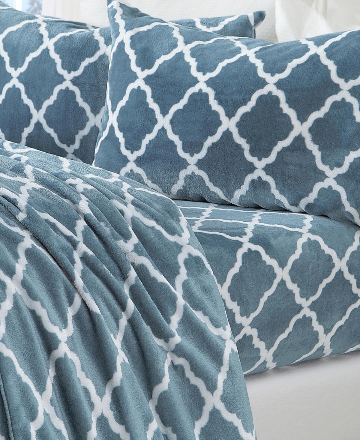 Click here for Linery & Co. Ultra-Soft Printed Velvet Plush Sheet... prices