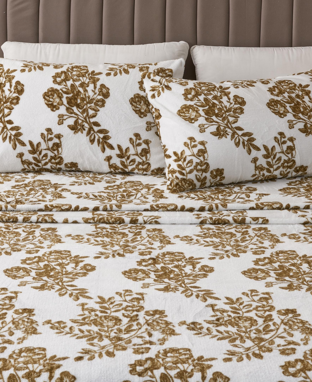 Click here for Linery & Co. Ultra-Soft Printed Velvet Plush Sheet... prices
