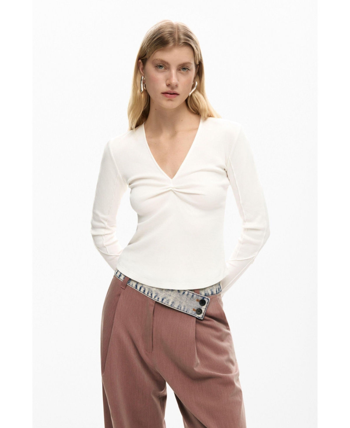 Click here for Desigual Womens Rib knot t-shirt - White prices