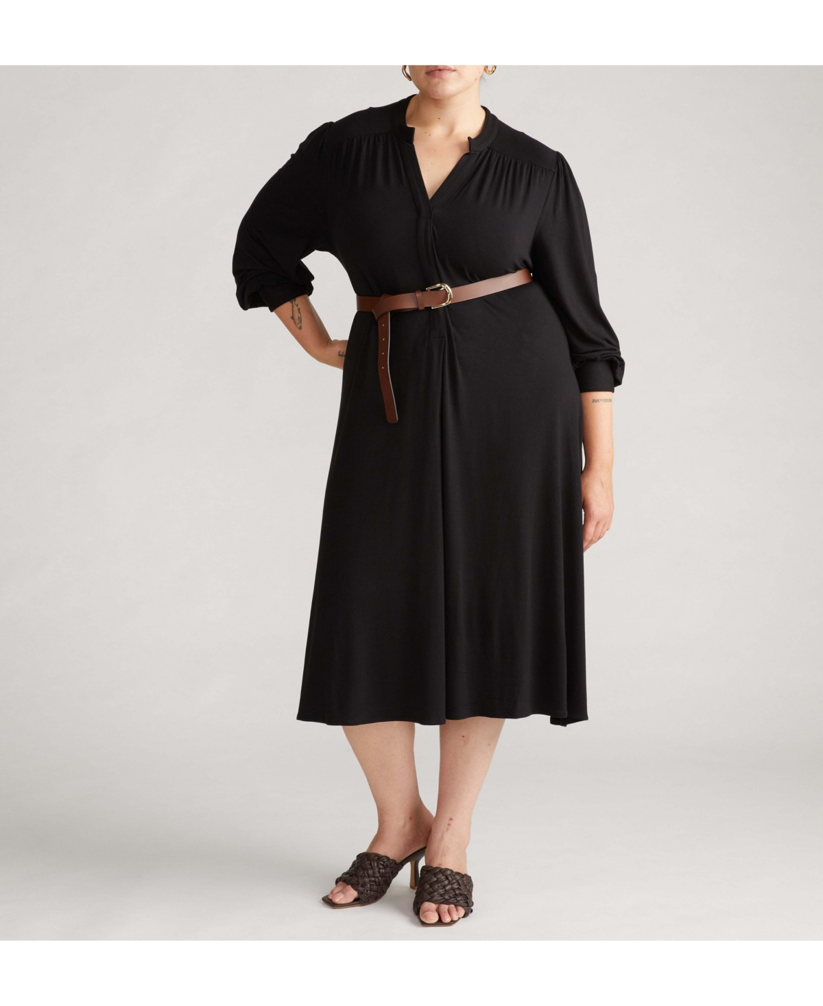 Click here for Universal Standard Womens Plus Size Gramercy Liqui... prices