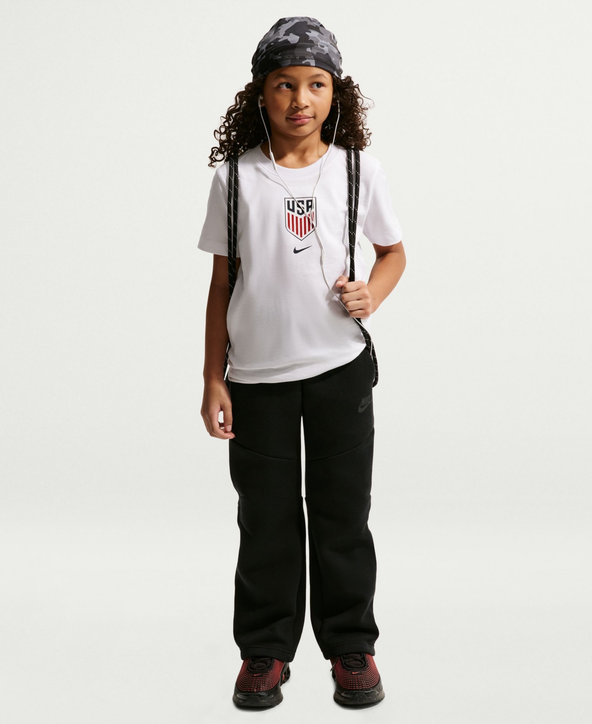 Click here for Nike Boys Round-Neck Crest Soccer T-Shirt - White prices