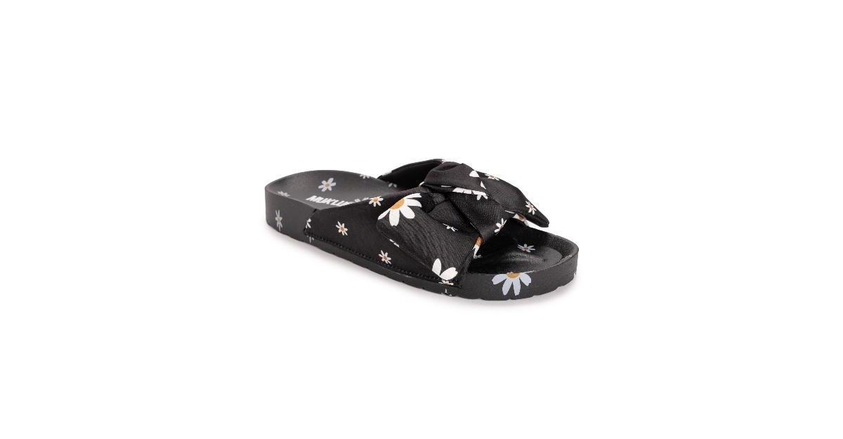 Click here for Muk Luks Womens Lukees Island Luau Sandals - Black prices