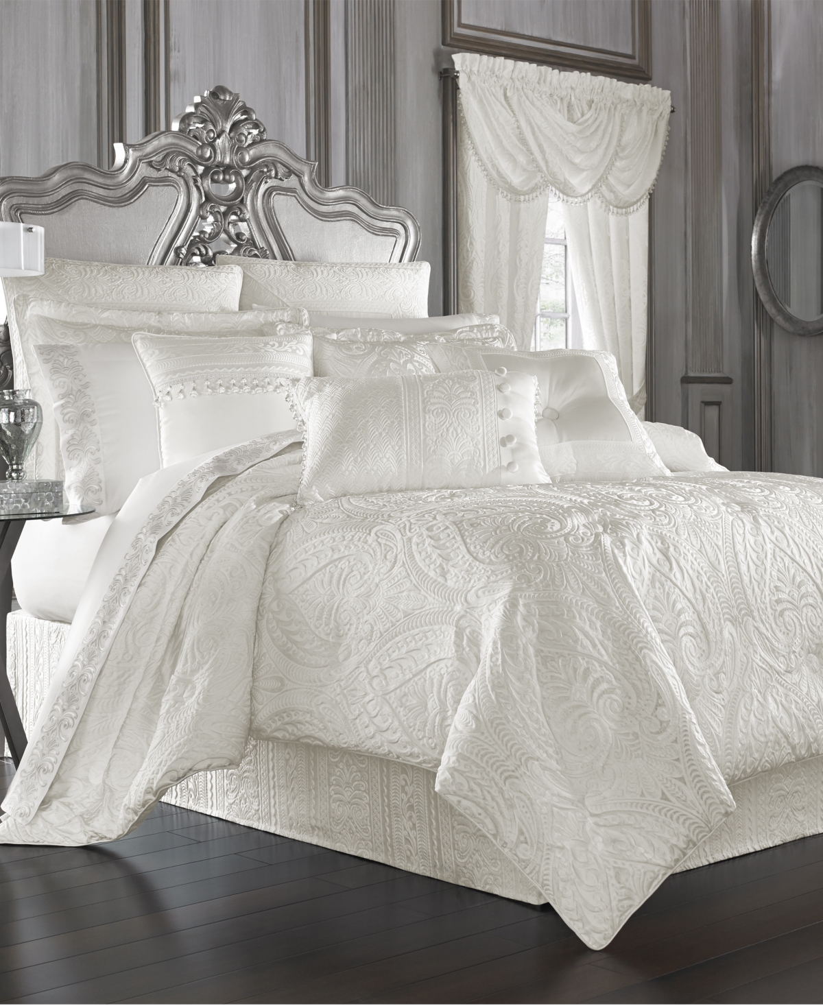 Click here for J Queen New York Bianco 4-Pc. Comforter Set  Queen... prices