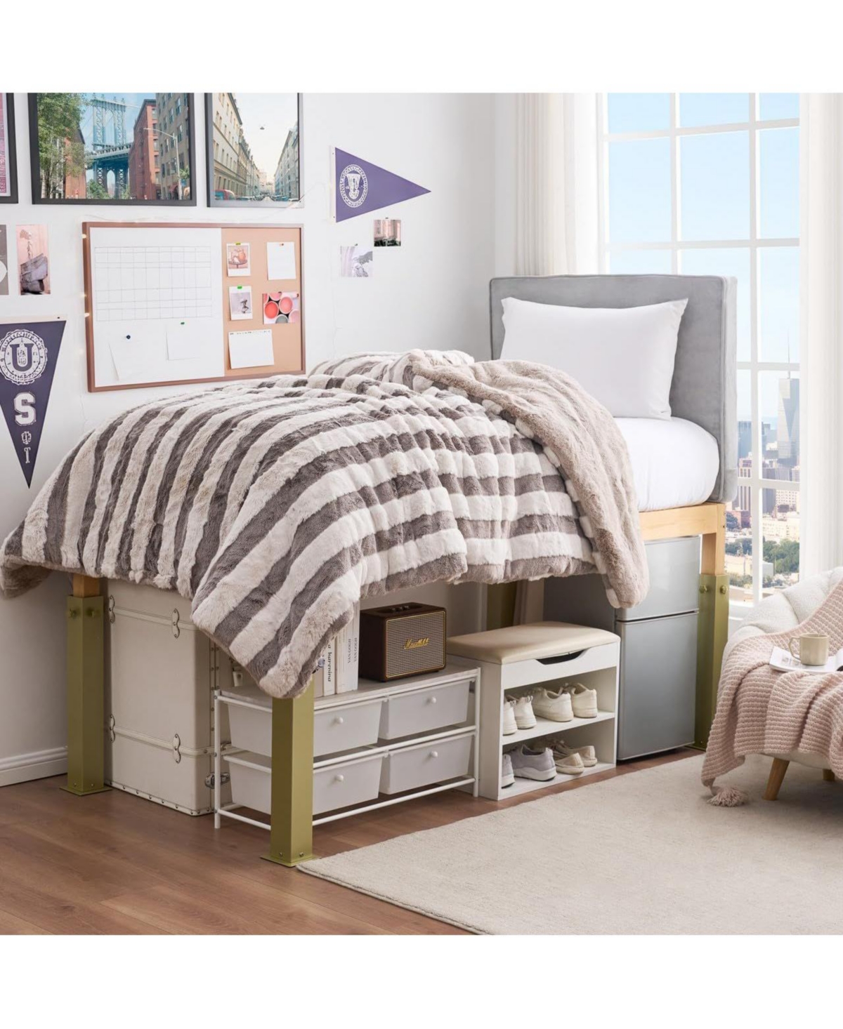 Click here for DormCo Suprima Ultimate Height Bed Risers - Carbon... prices