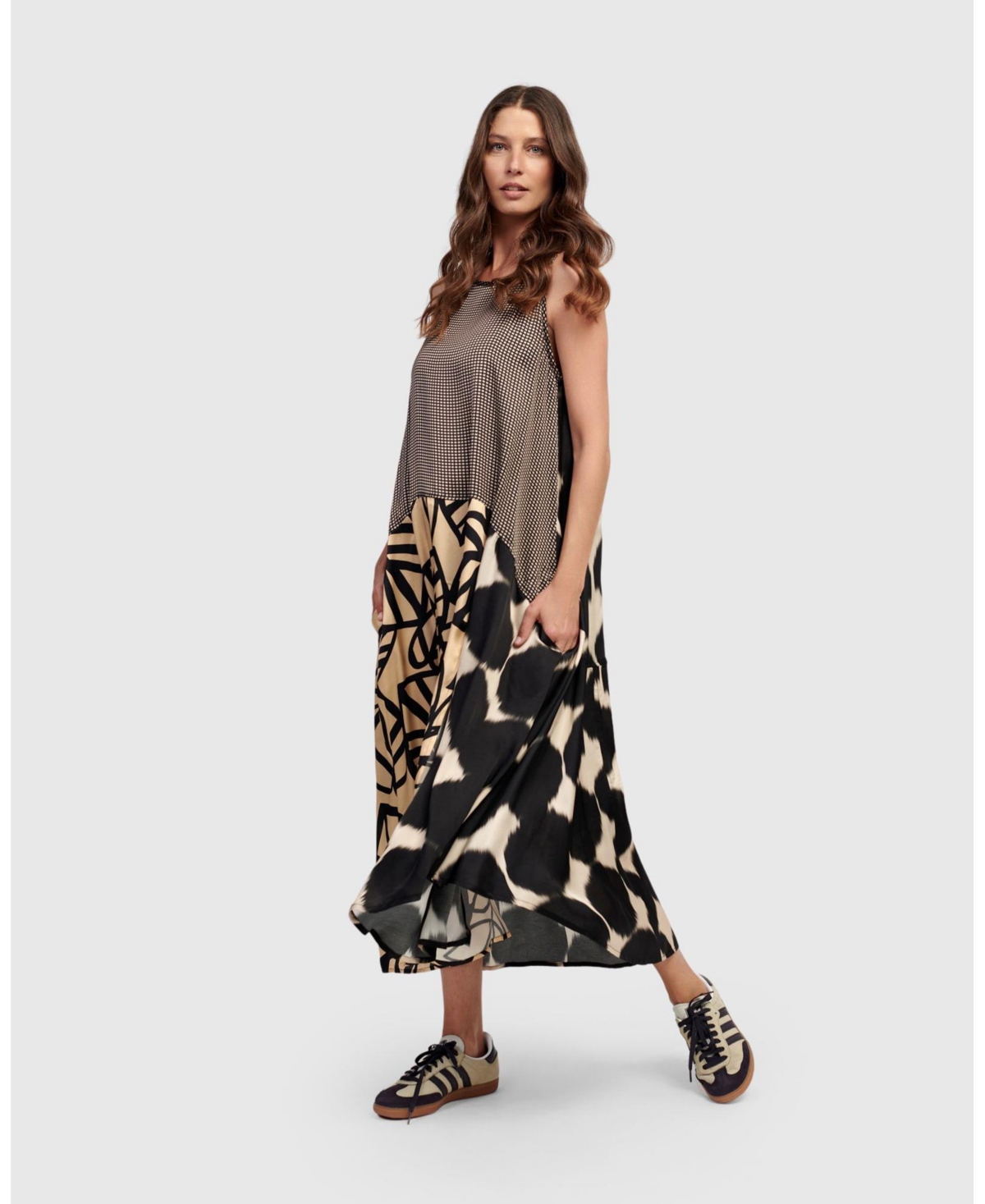 Click here for Alembika Womens Noelle Sleeveless Dress - Mix prices