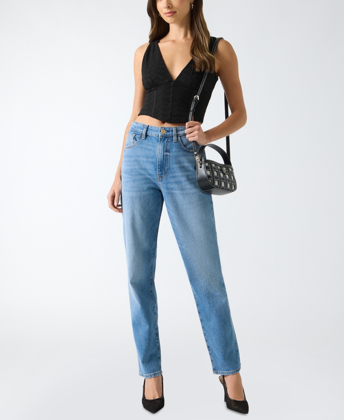 Click here for Guess Womens Sleeveless Amaya V-Neck Knit Top - Je... prices