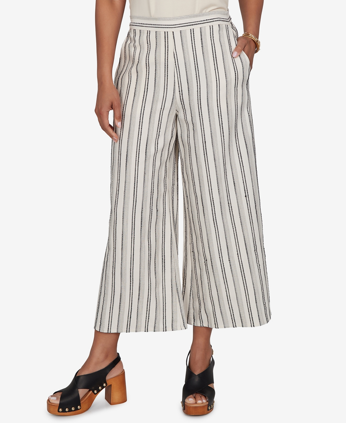 Click here for Ruby Rd. Petite Textured Stripe Elastic Waist Crop... prices