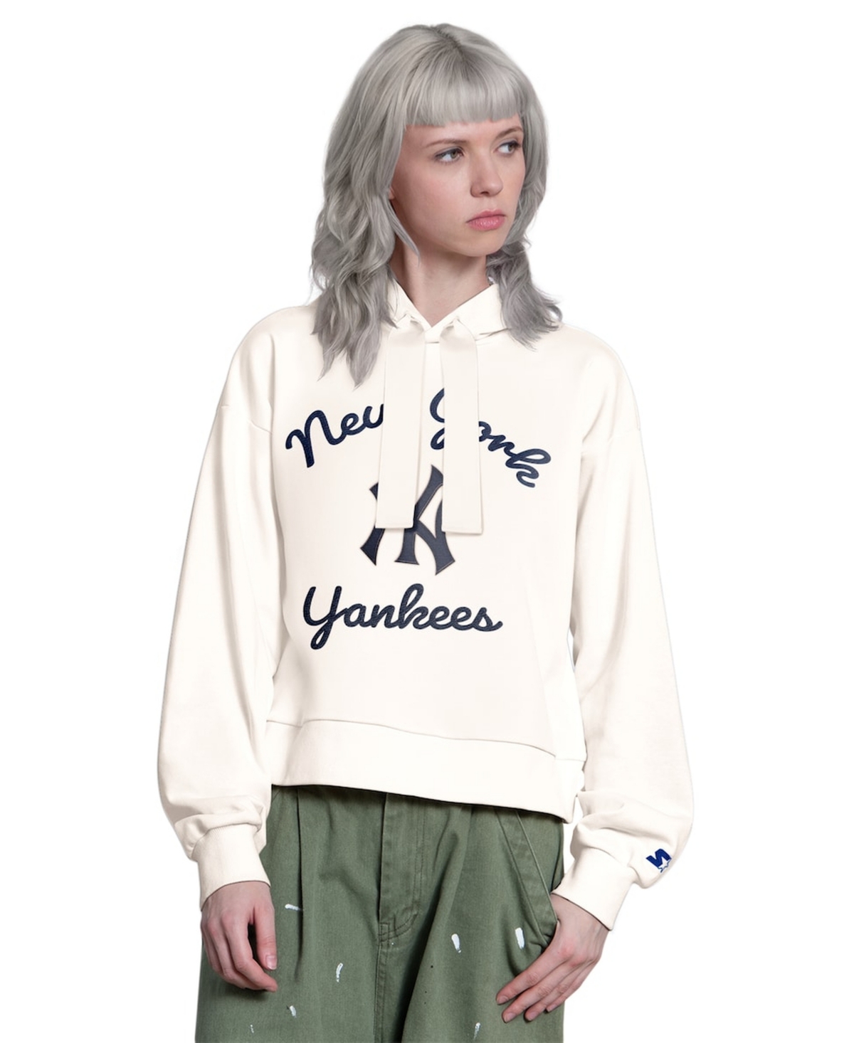 Click here for Starter Womens Cream New York Yankees Baseline Hoo... prices