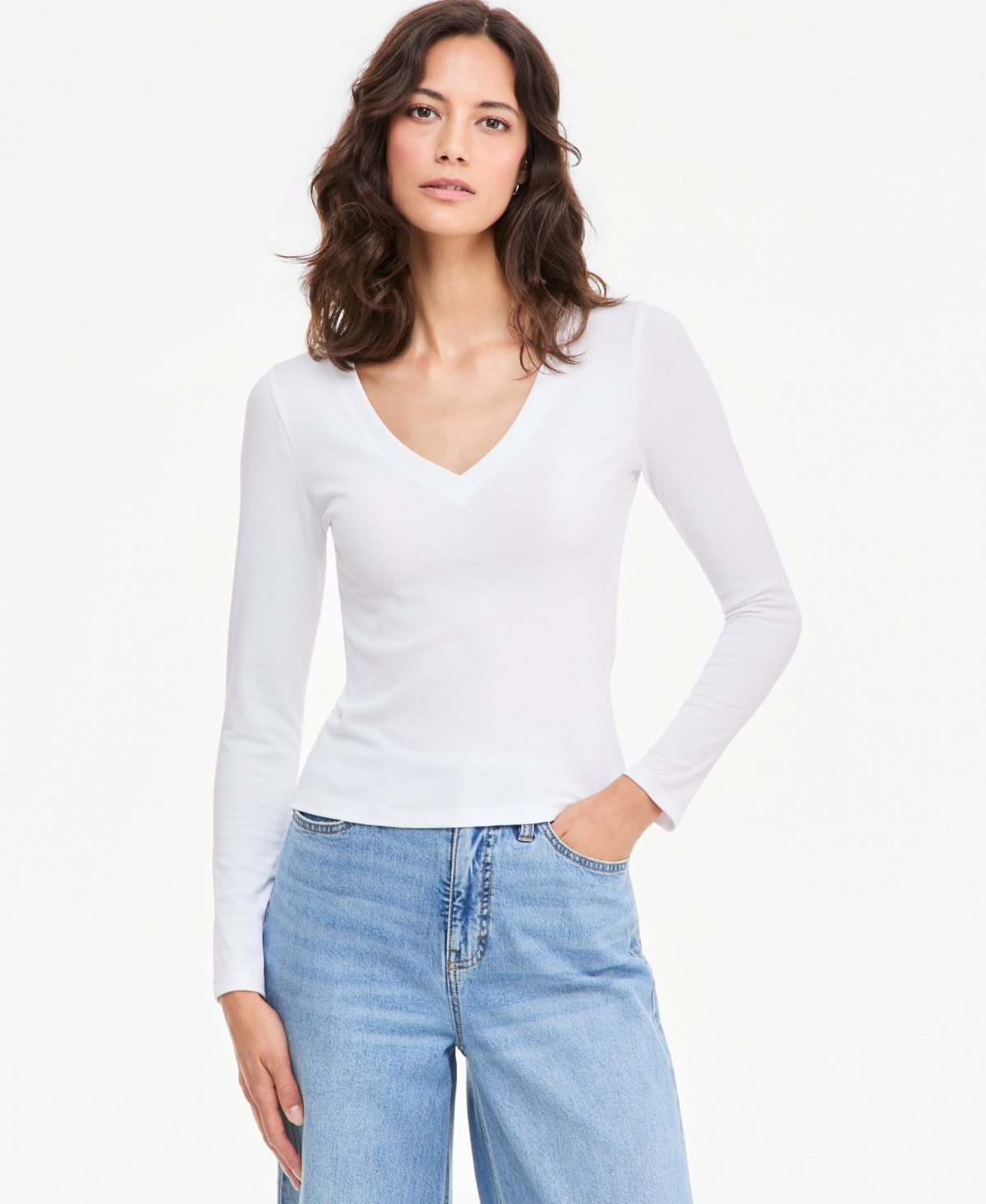 Click here for On 34th Womens Cropped V-Neck Meet & Greet Long-Sl... prices