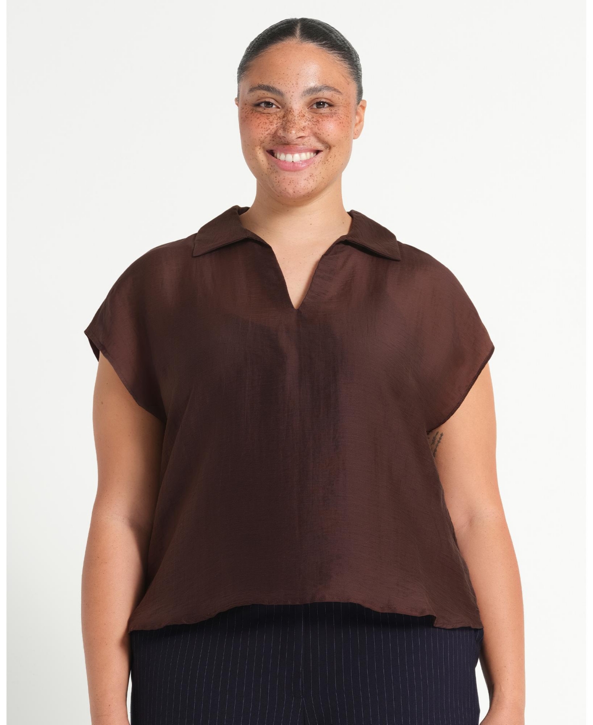 Click here for Estelle Womens Kelly Sheer Collared V-Neck Short S... prices