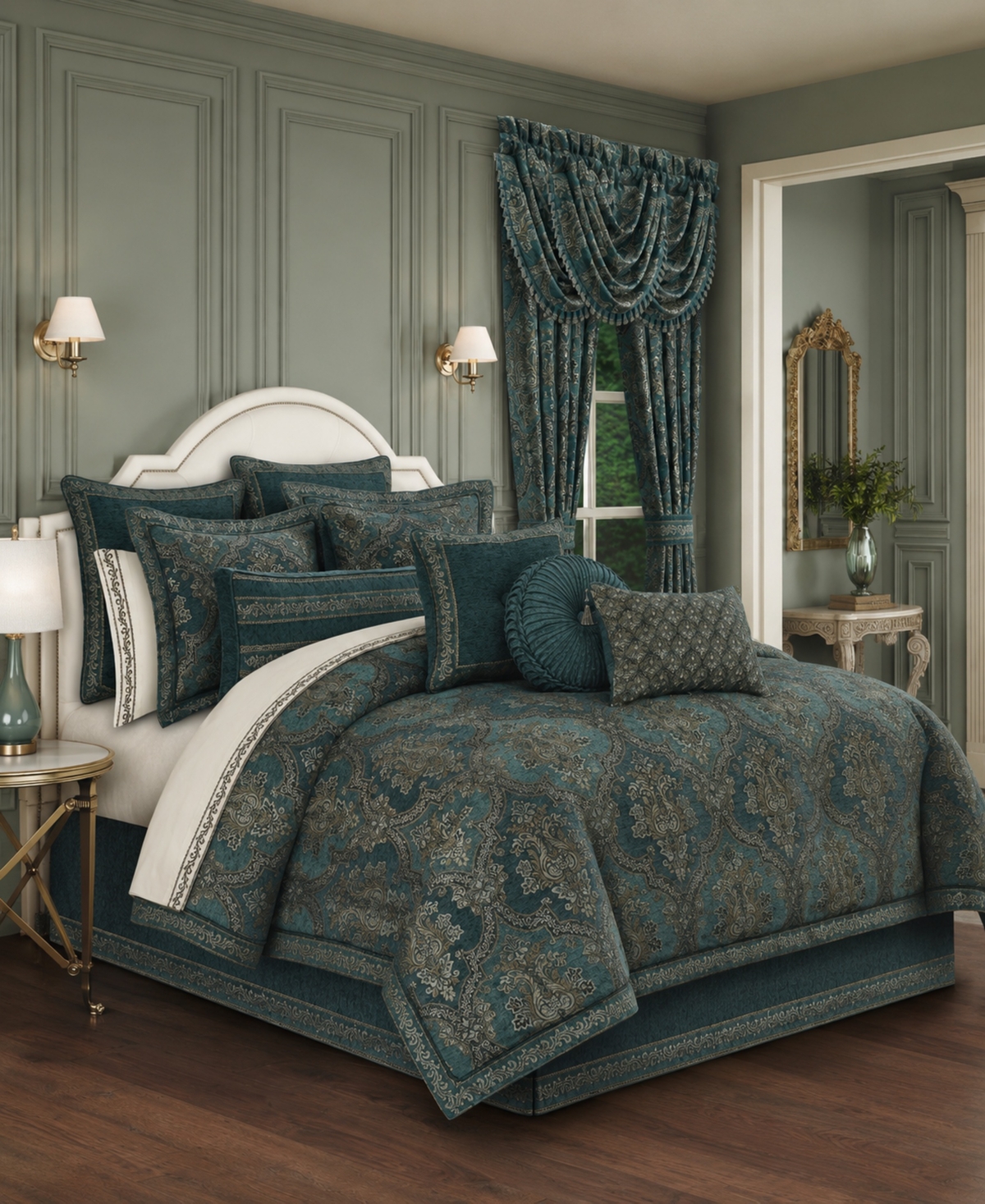 Click here for J Queen New York Nancy Floral 4-Piece Comforter Se... prices