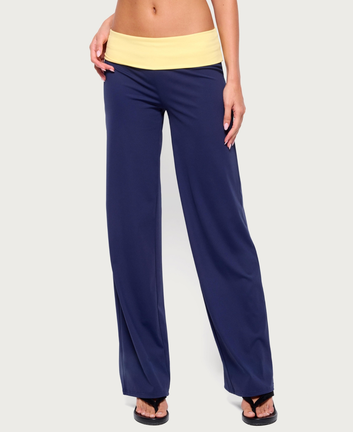 Click here for Edikted Womens Dayna Contrast Foldover Straight Le... prices