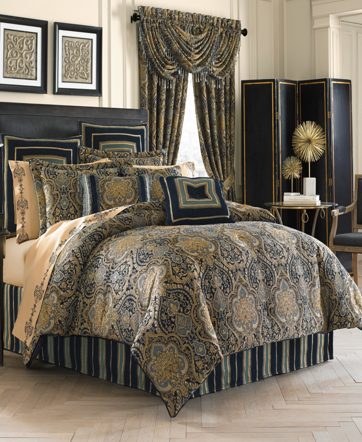 Click here for Five Queens Court Palmer Comforter Set  King - Bla... prices
