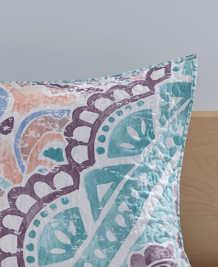 Intelligent Design Lidia 2-Piece Twin/Twin XL Reversible Coverlet Set ...