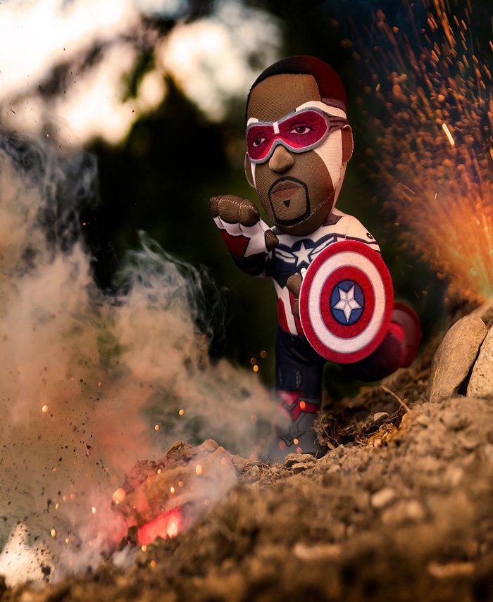 Bleacher Creatures Marvel Captain America (Sam Wilson) Plush Figure ...