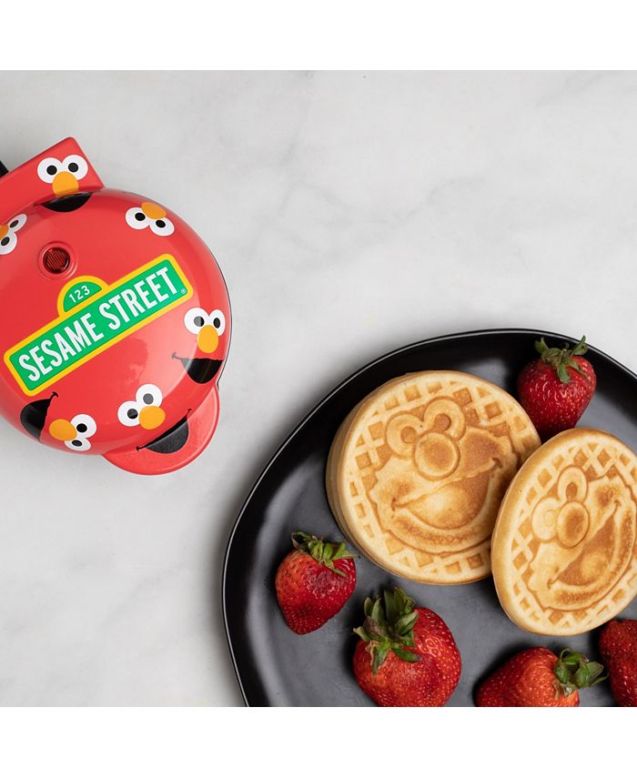 Uncanny Brands Elmo Mini Waffle Maker - Sesame Street Kitchen Appliance ...