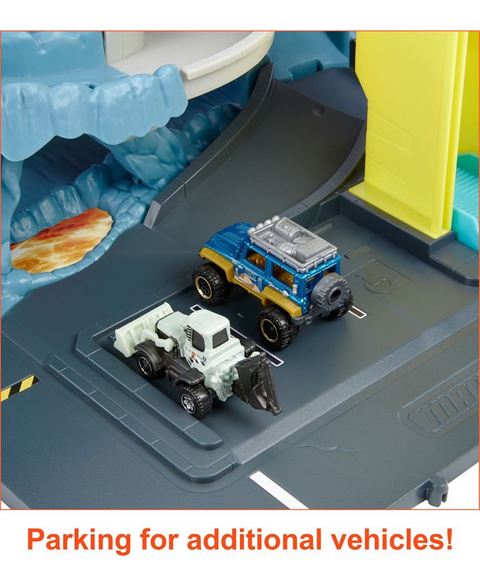 Matchbox Cars Playset with 1:64 Scale Toy SUV, Volcano Escape with ...
