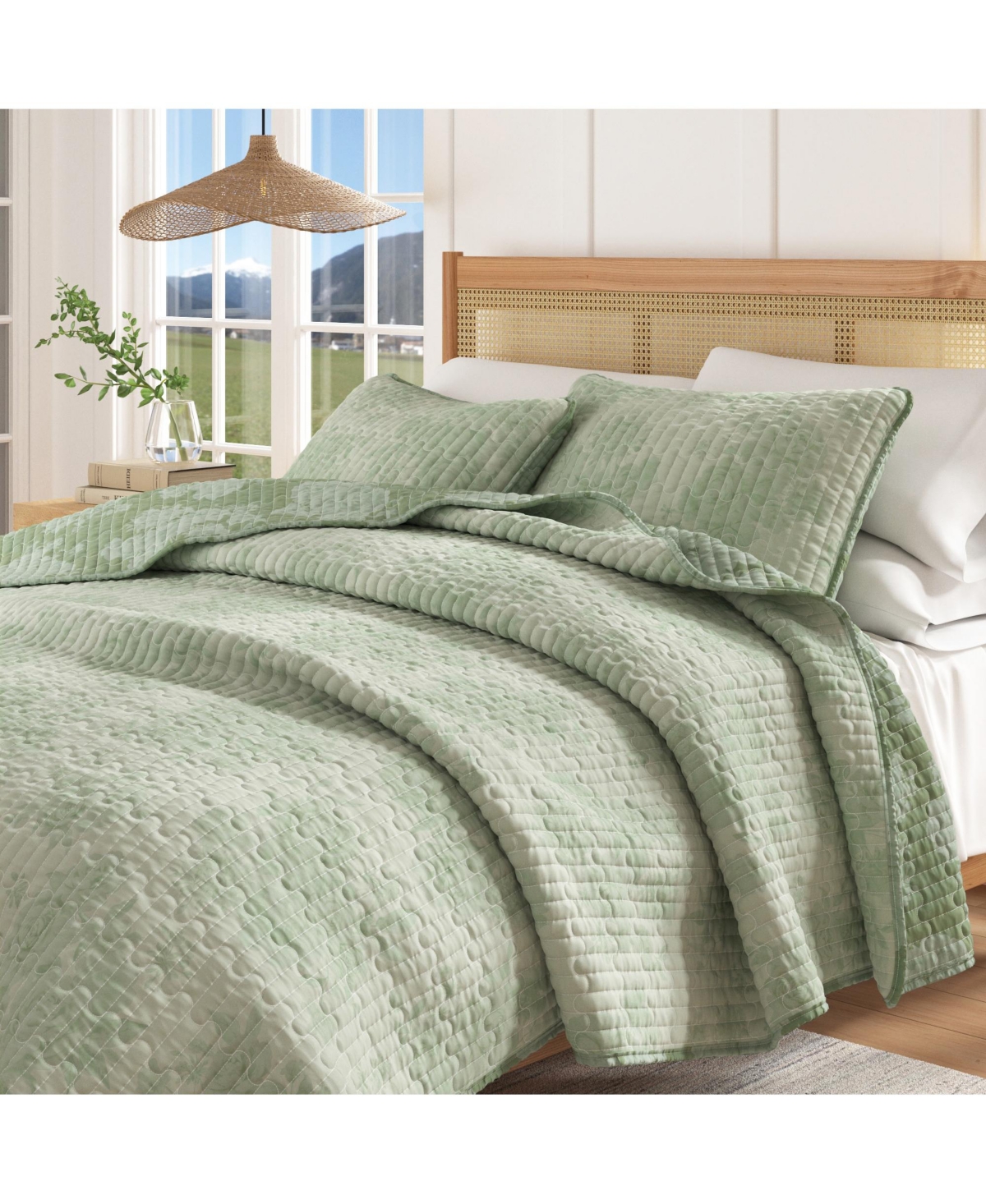 Linery & Co. Cotton Stitched Reversible Floral 3 Piece Scalloped Quilt and Sham Set - Spring petals peach