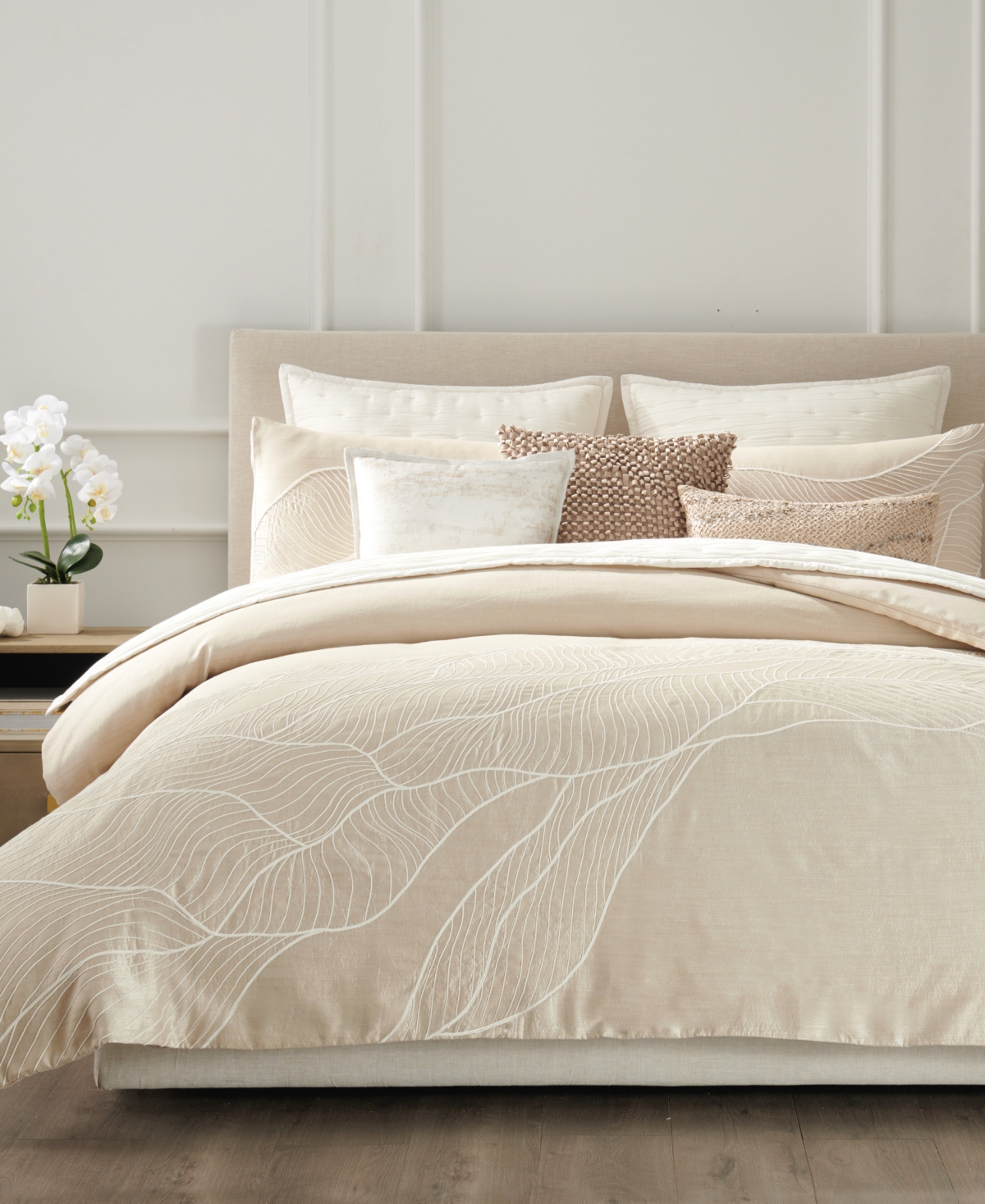 Donna Karan Dune Embroidered Duvet Cover  Full/Queen