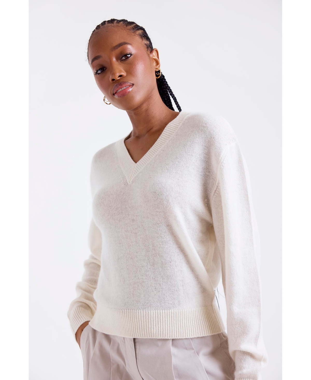 Click here for 1982 Womens Indigo Vee V-Neck Cashmere Sweater - N... prices