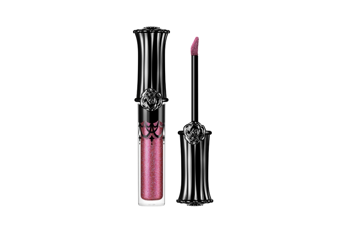 Click here for Anna Sui Liquid Eye Color 800 - Glamorous red 400 prices