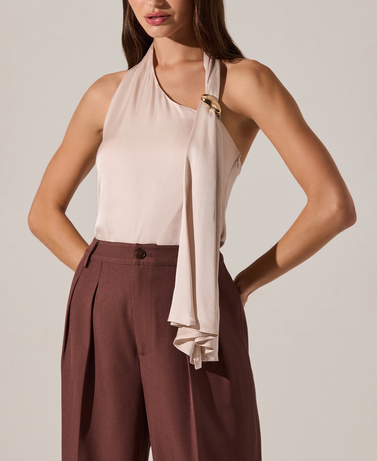 Click here for Astr the Label Womens Alyx Sleeveless Top - Warm C... prices