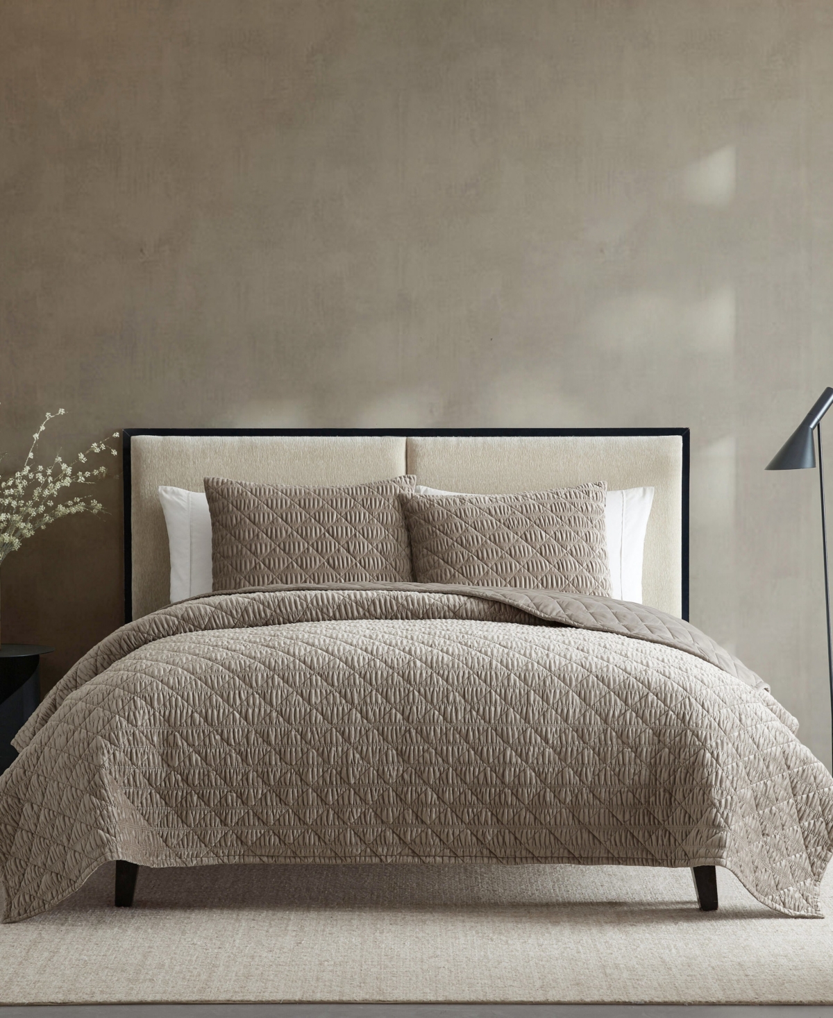 Click here for Vera Wang Solid Crushed Velvet 3-Pc. Quilt Set  Ki... prices