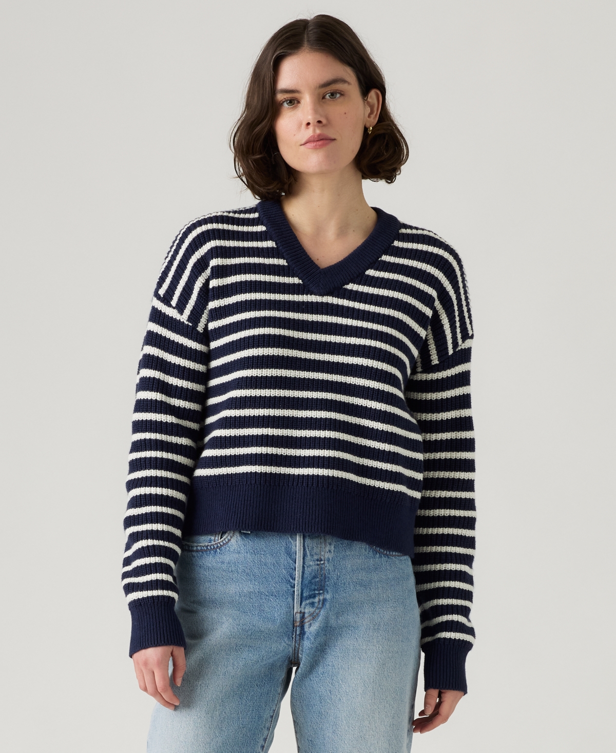 Click here for Levis Womens Reese V-Neck Long Sleeve Sweater - Pa... prices