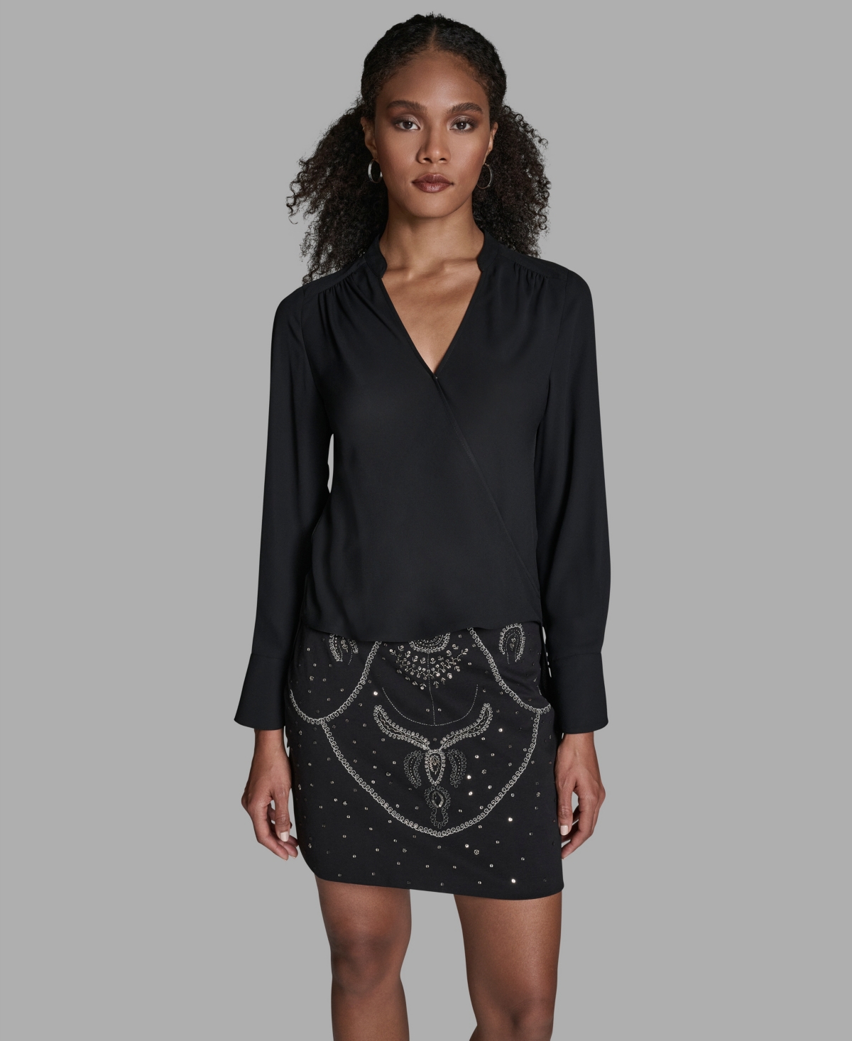 Click here for Bcbg Womens Long-Sleeve Hi-Low Top - Black prices