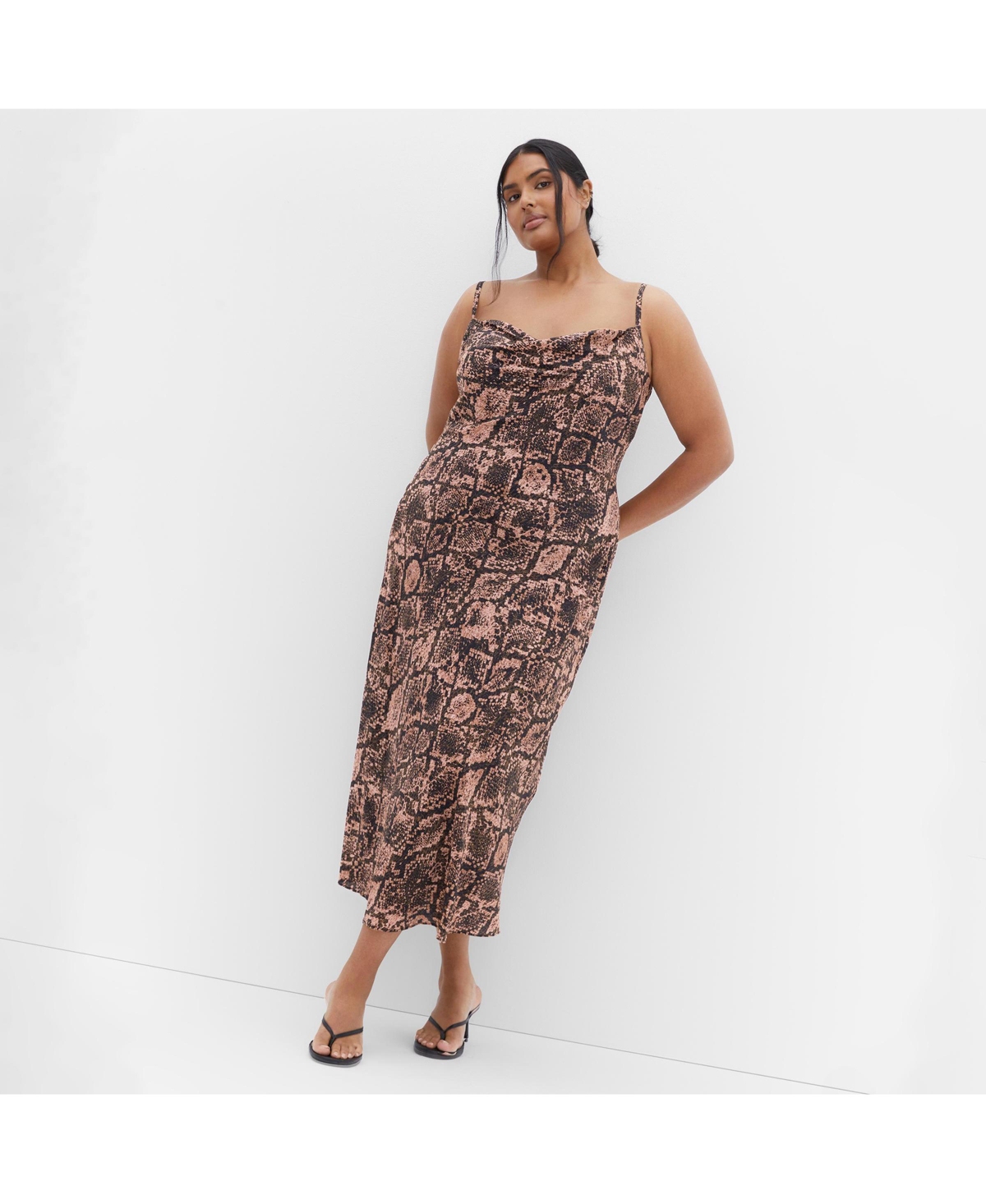 Click here for Plus Size Kyra Print Dress - Dark brown prices
