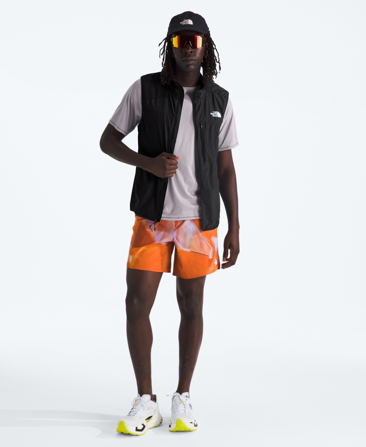 Click here for The North Face Mens Higher Run Wind Vest - Black prices