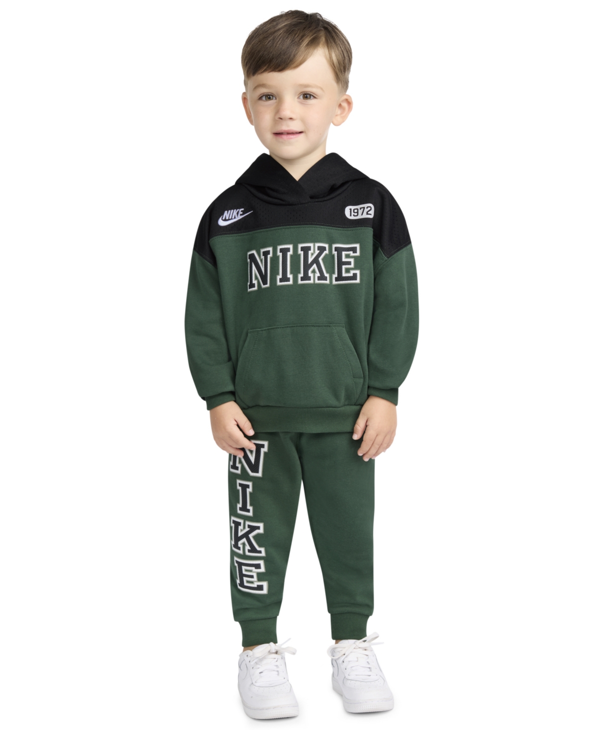 Click here for Nike Toddler Boys 2-Piece Sportswear P.e. Blocked... prices