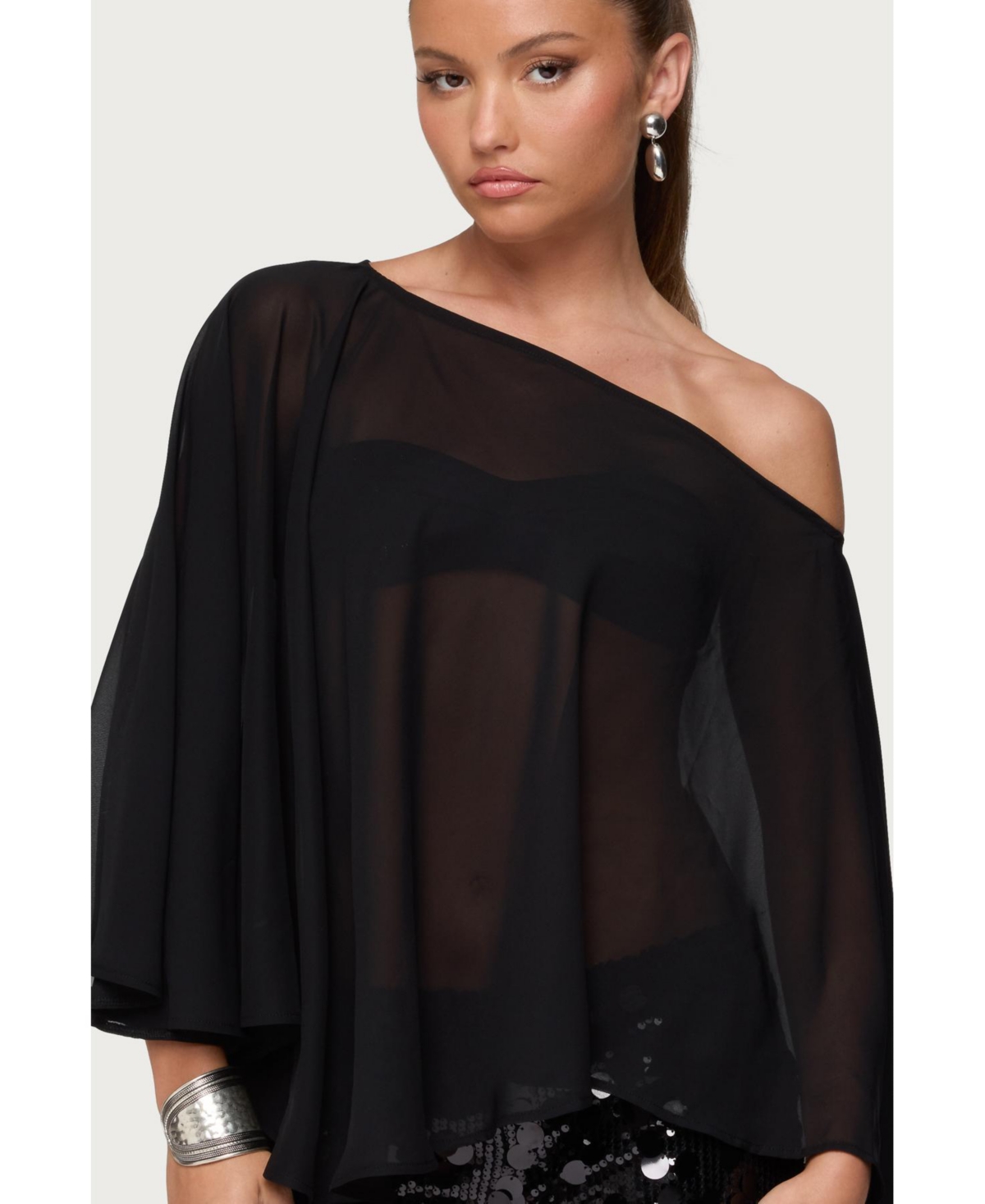 Click here for Edikted Womens Sheer Chiffon Asymmetric Poncho - B... prices