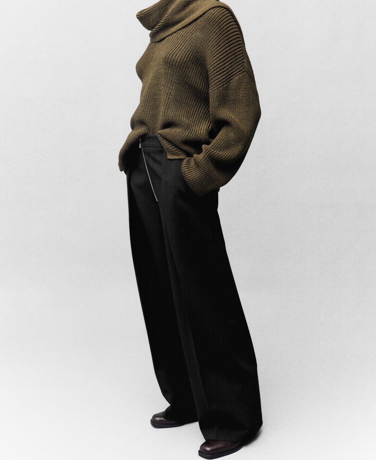 Click here for Mango Womens Zipper Pleated Pants - Black prices