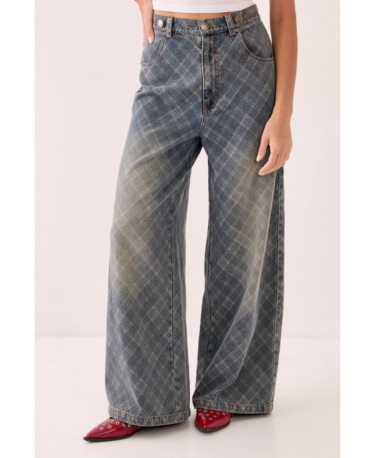 Click here for Nasty Gal Womens Denim Distressed Straight Leg Jea... prices