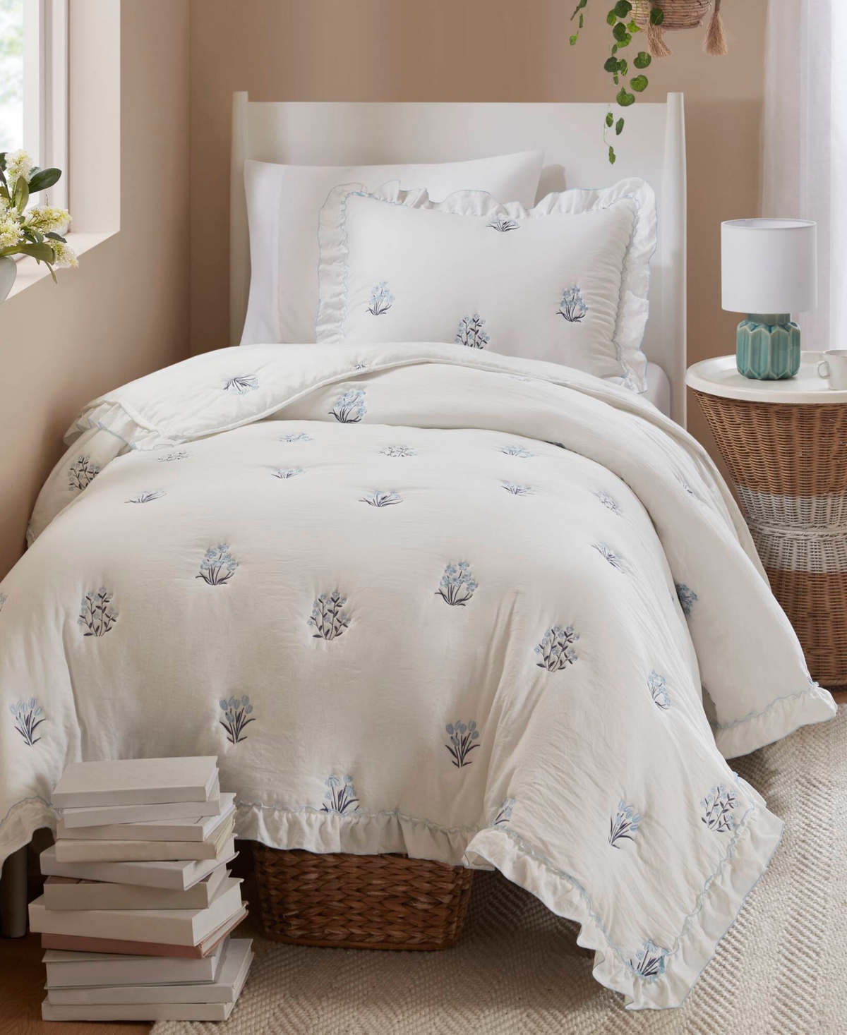 Click here for Intelligent Design Aglaia Floral Down Alternative... prices